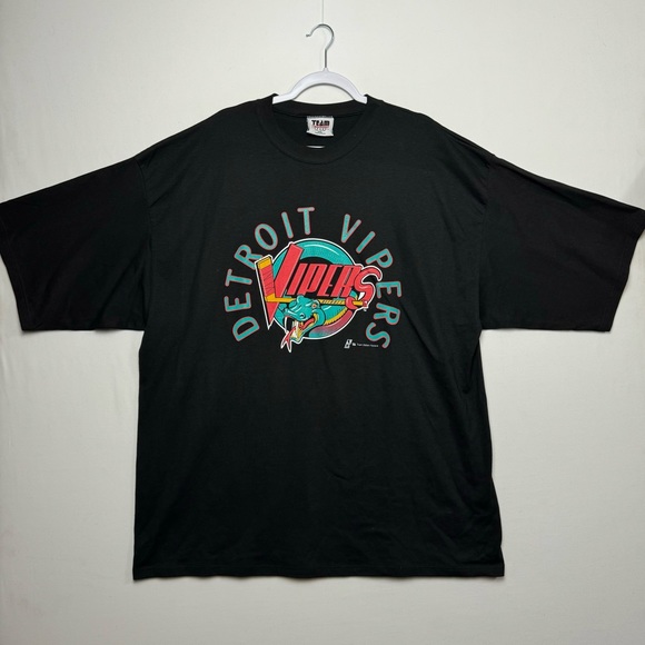 Vintage | Shirts | Vintage 9s Detroit Vipers Black Graphic Heavyweight ...